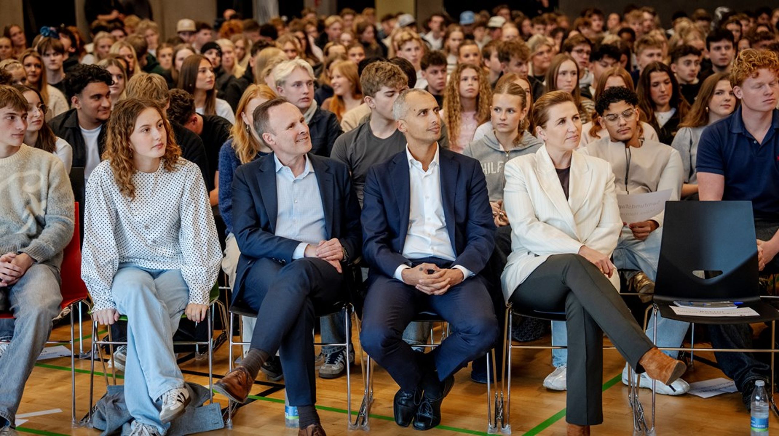 Sådan står partier, politikere og vælgere: Disse tal fortæller alt om ...
