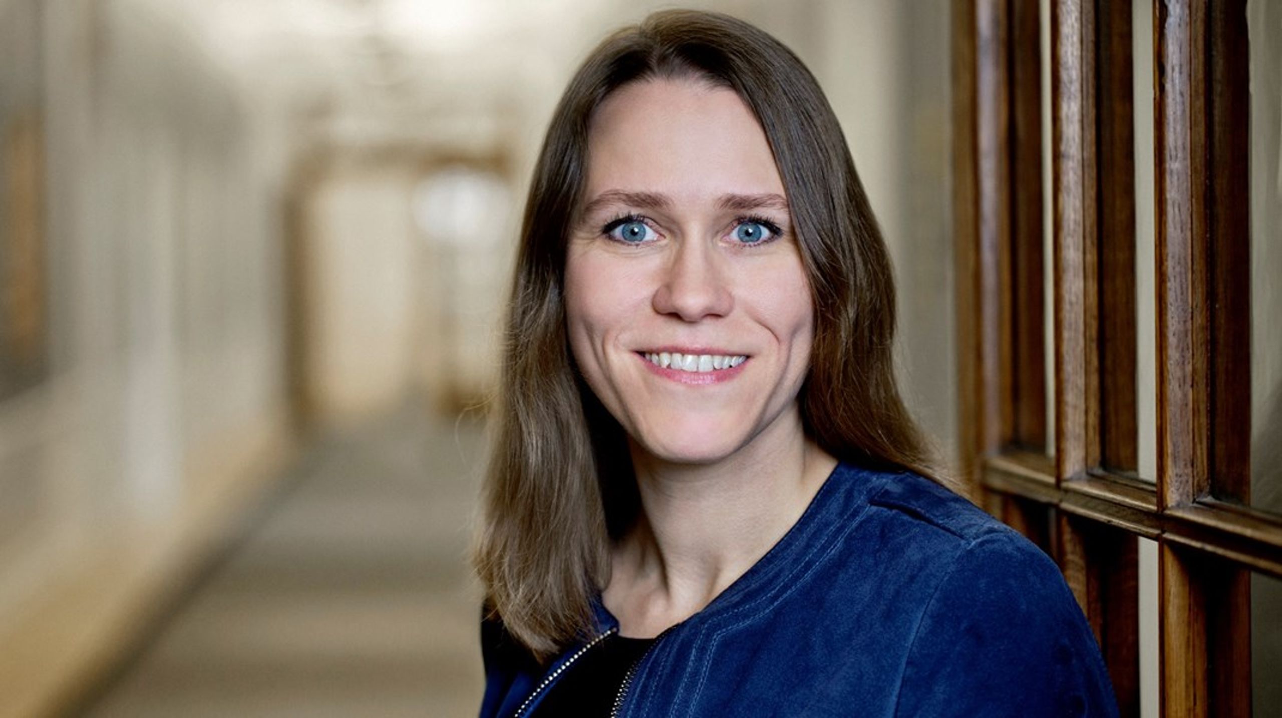 Når Barbara Bertelsen blinker i en smiley, er det ikke for sjov - Altinget