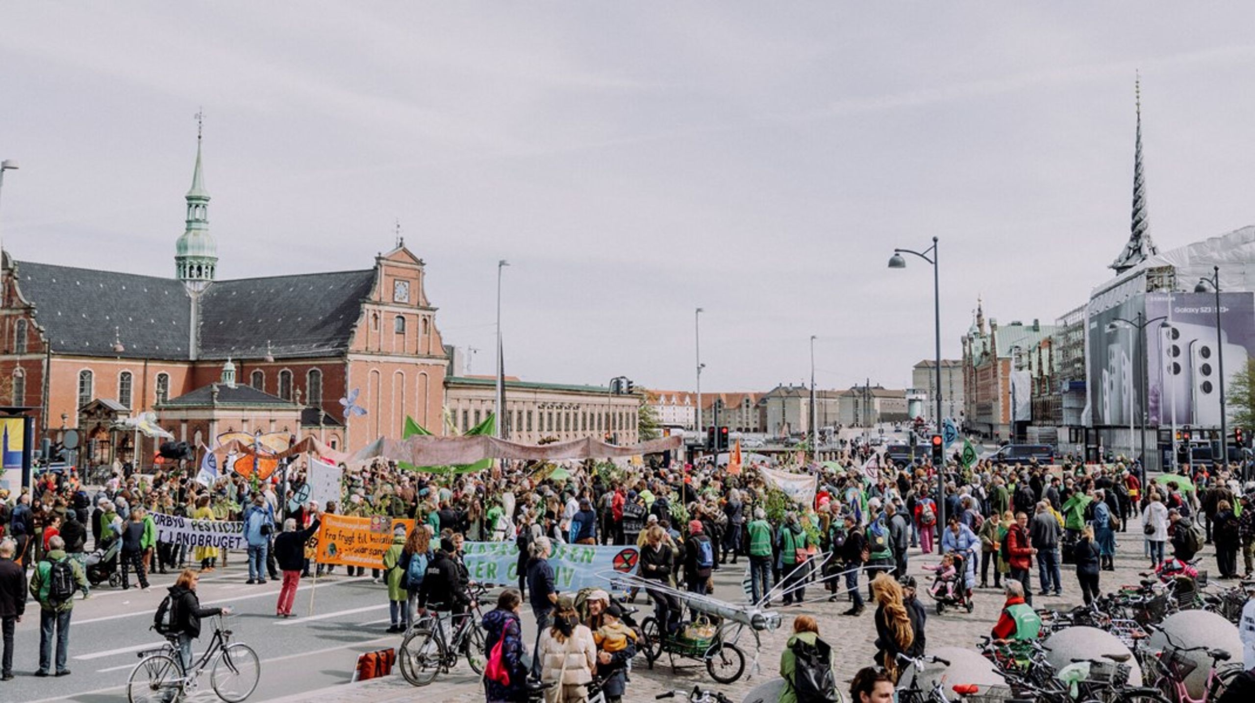 Et fokusskifte fra klimaforandringer til fossil forurening kan styrke ...