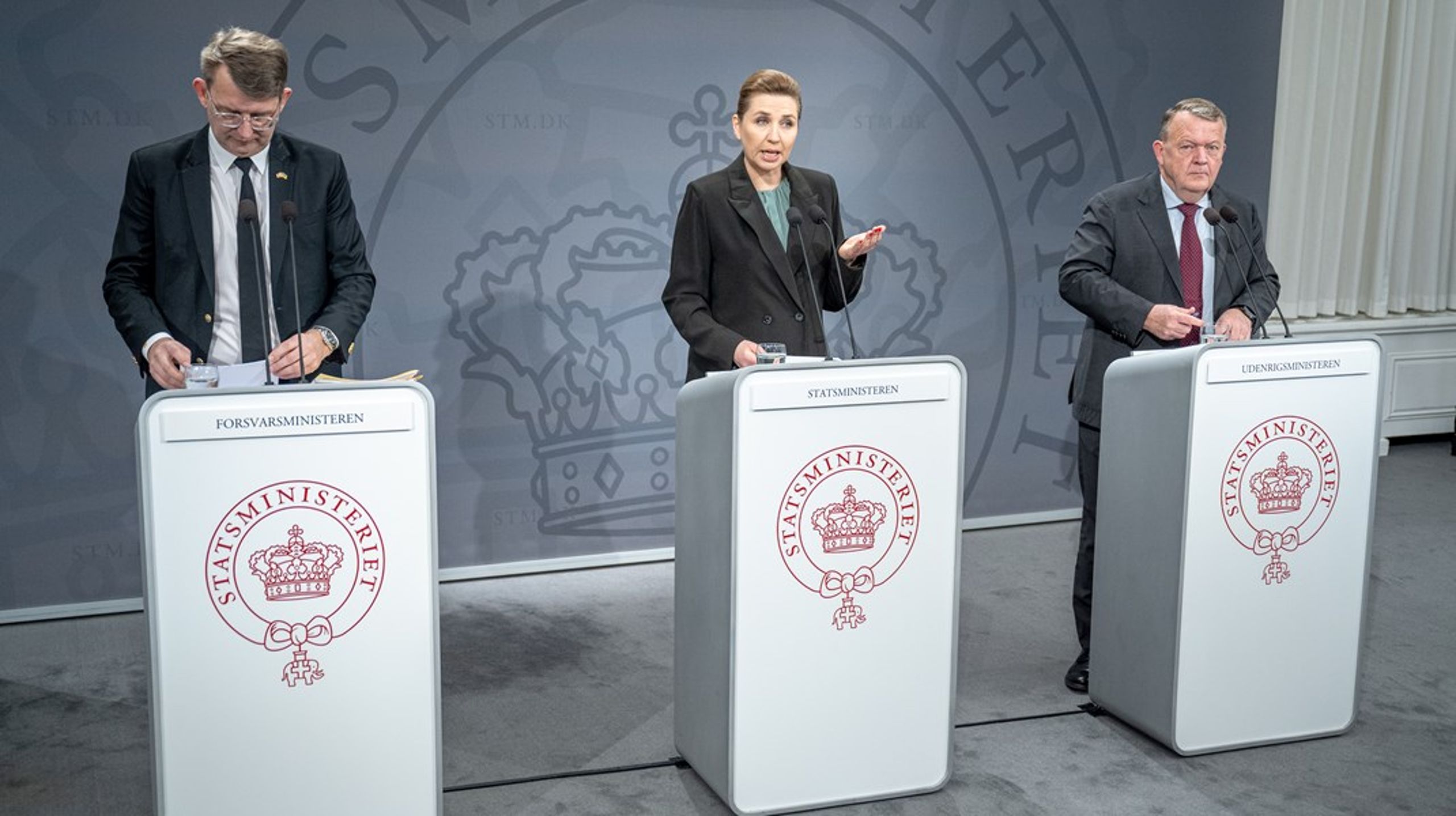 Regeringen vil sende kvinderne i trøjen og booste forsvarsbudget til ...