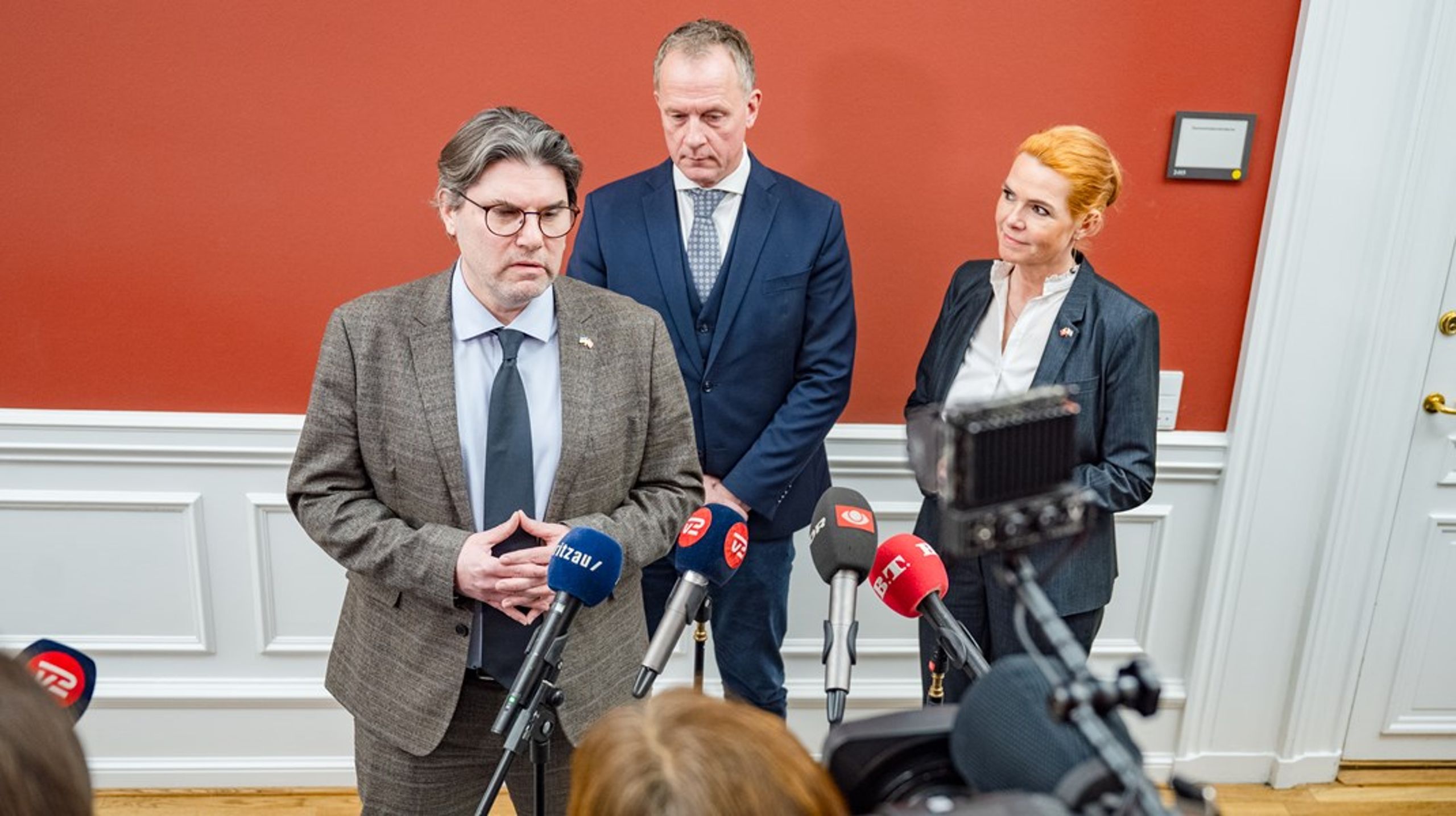 Mads Fuglede slutter sig til Støjberg: "Virkelig en sort dag for ...